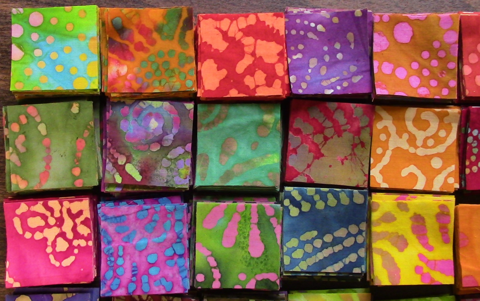 1600 Rotary Cut 2″ Squares Batik (1712) « Darlene Michaud