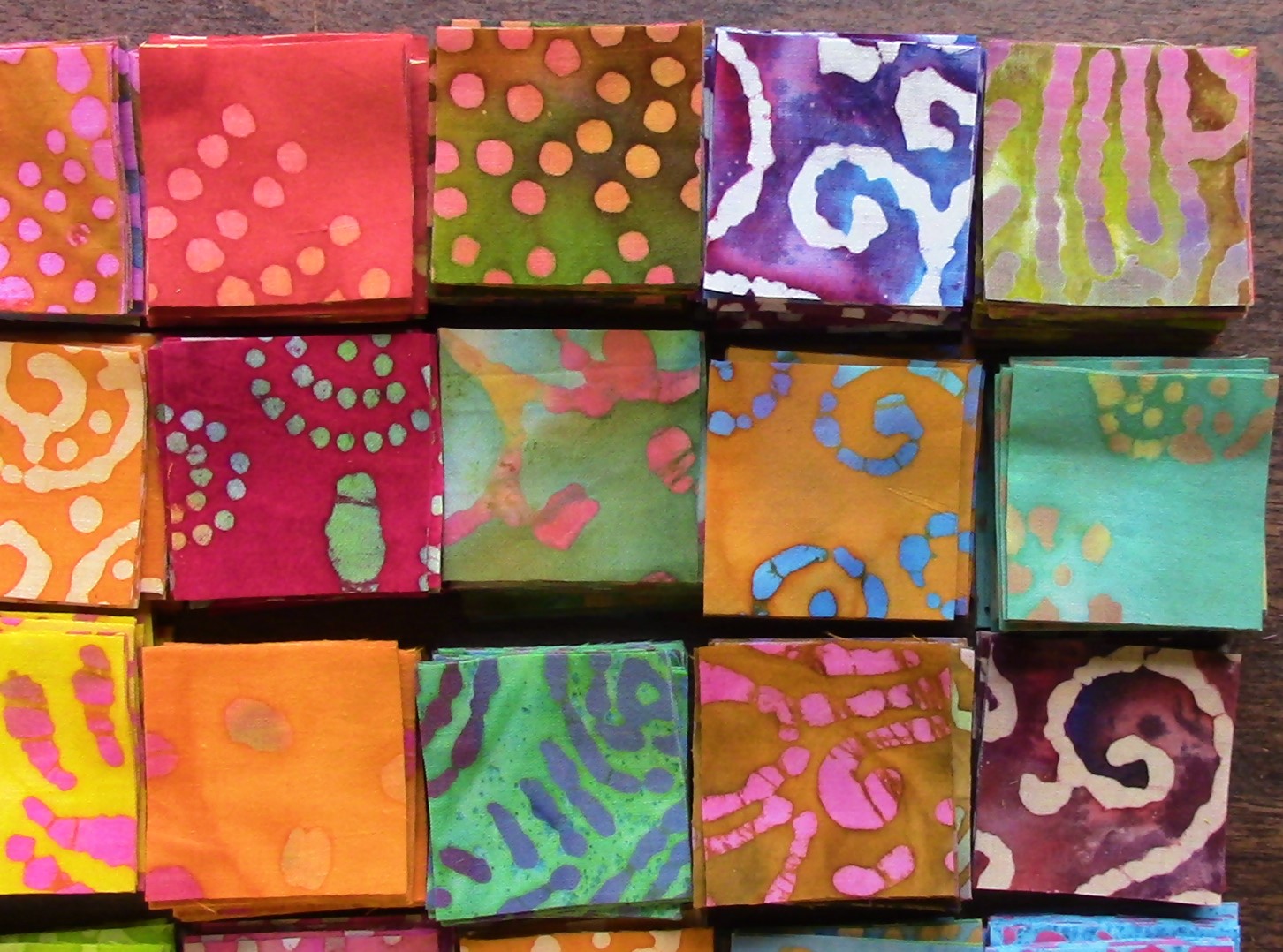 1600 Rotary Cut 2″ Squares Batik (1712) « Darlene Michaud
