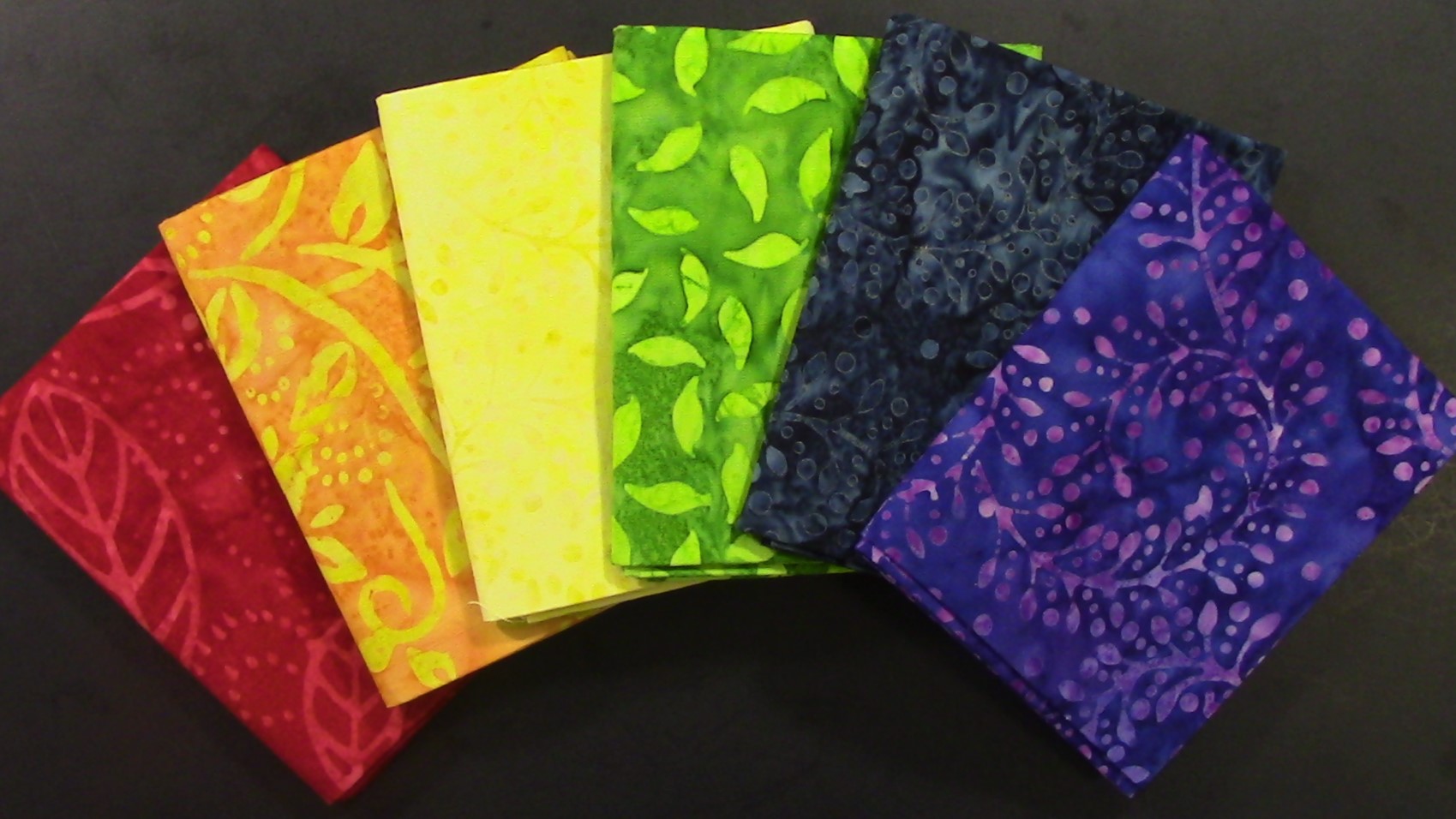 6 Fat Quarters – Batik Rainbow (4121) « Darlene Michaud