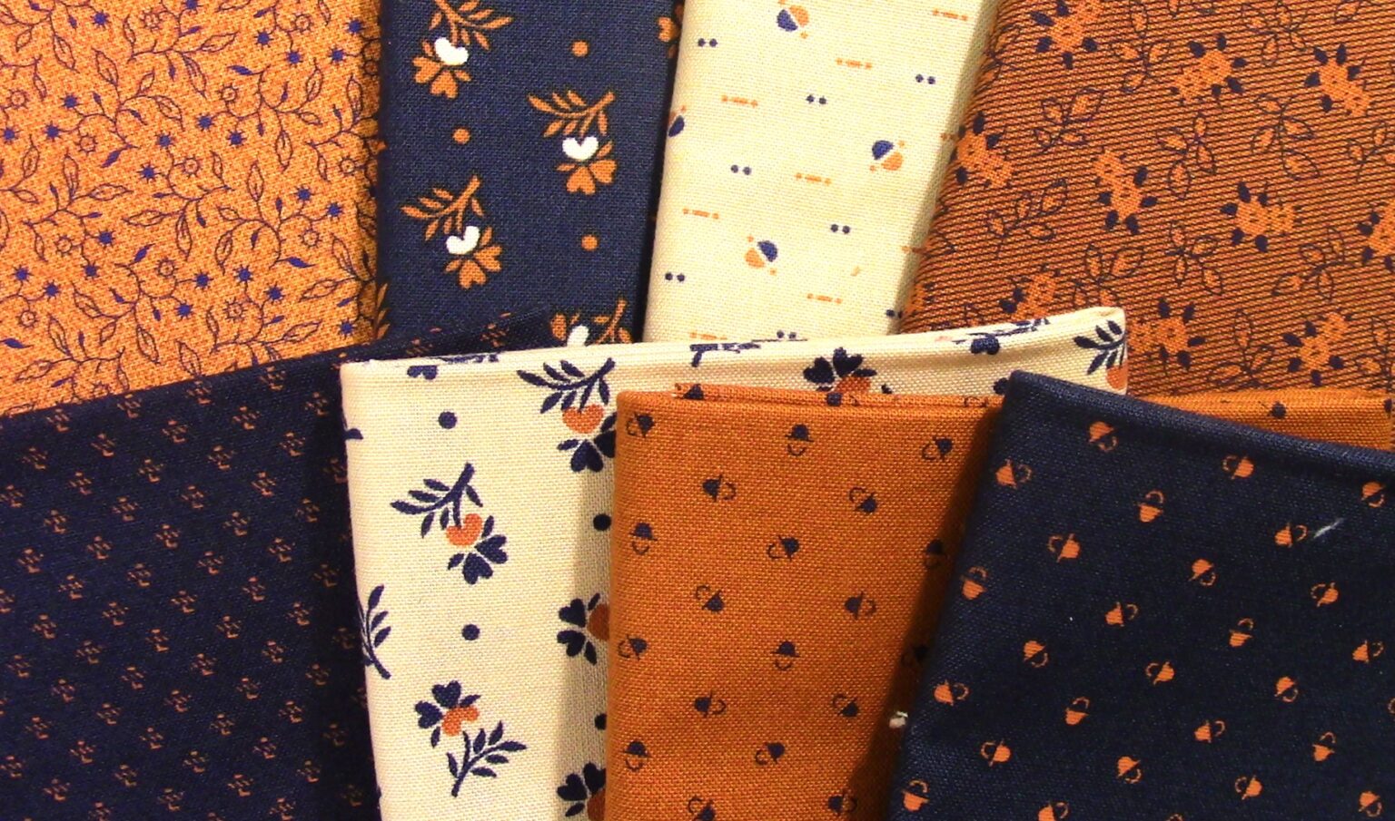 8 Fat Quarters – Indigo & Cheddar (5319) « Darlene Michaud