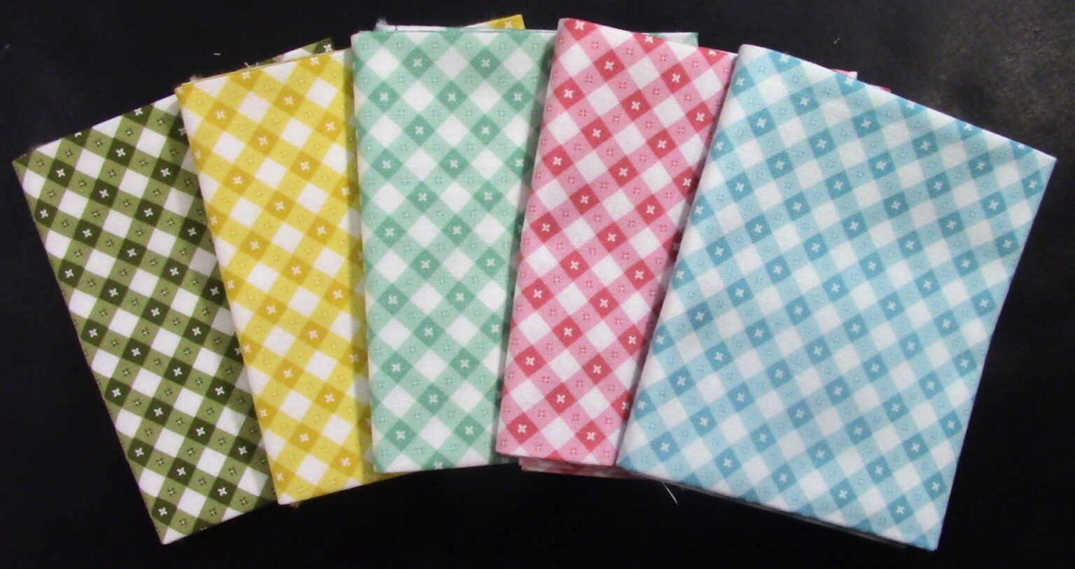 5 Fat Quarters – Country Gingham (5472) « Darlene Michaud